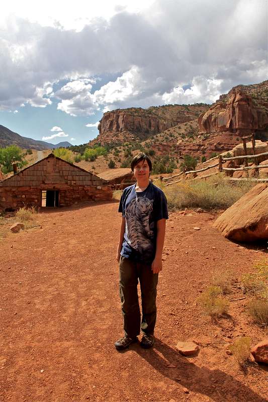 Exploring Captain Smith's cabin : Photos, Diagrams & Topos : SummitPost