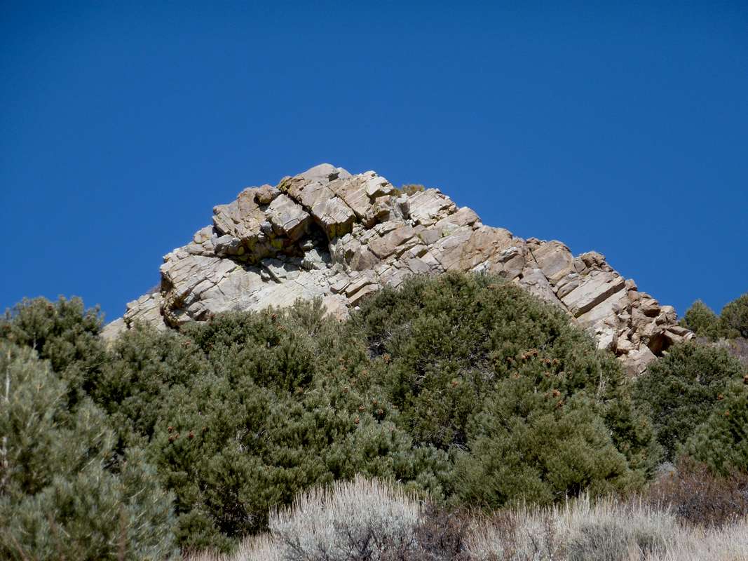 Rock formation en route to the north ridge of Mt. Como : Photos ...