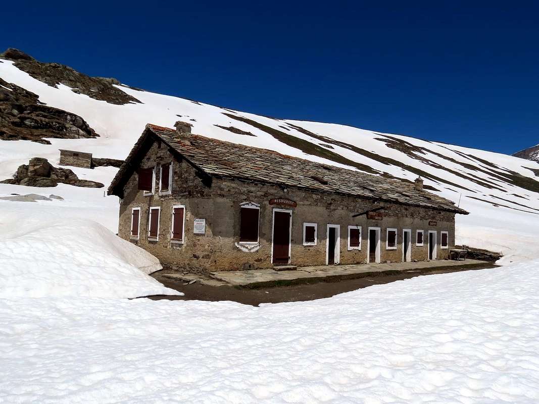 Alpine REFUGES in the Aosta Valley (Valsavarenche Valley) : Climbing ...