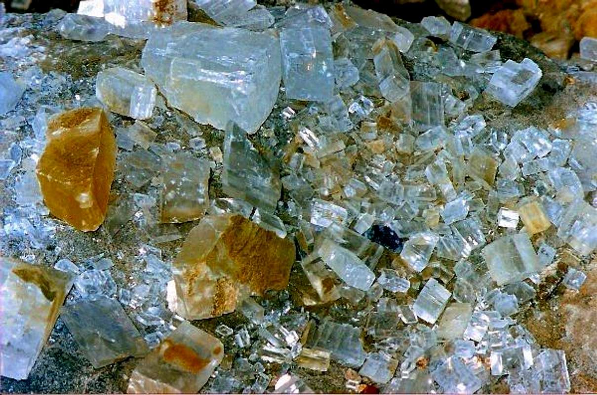 calcite crystals : Photos, Diagrams & Topos : SummitPost