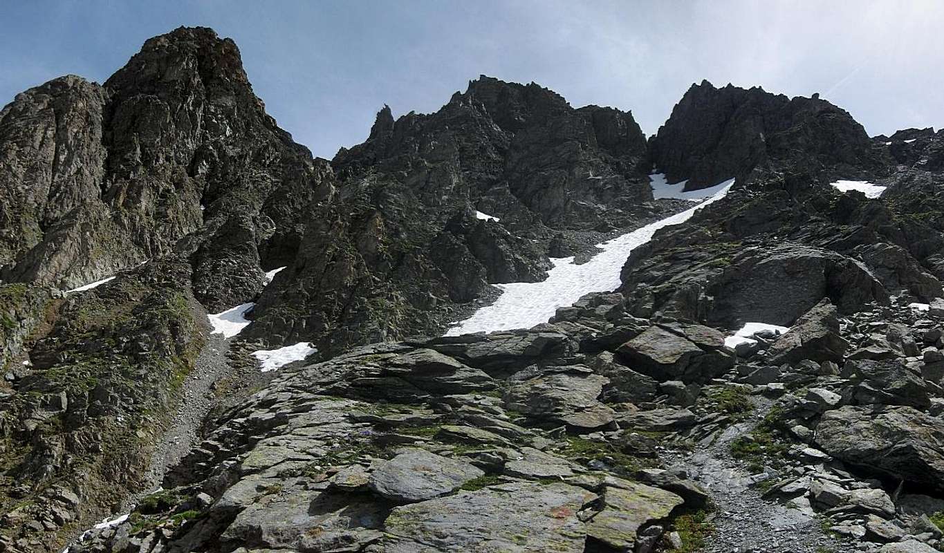 Panoramic view of the rough terrain just north of the Kapuzinerjoch ...
