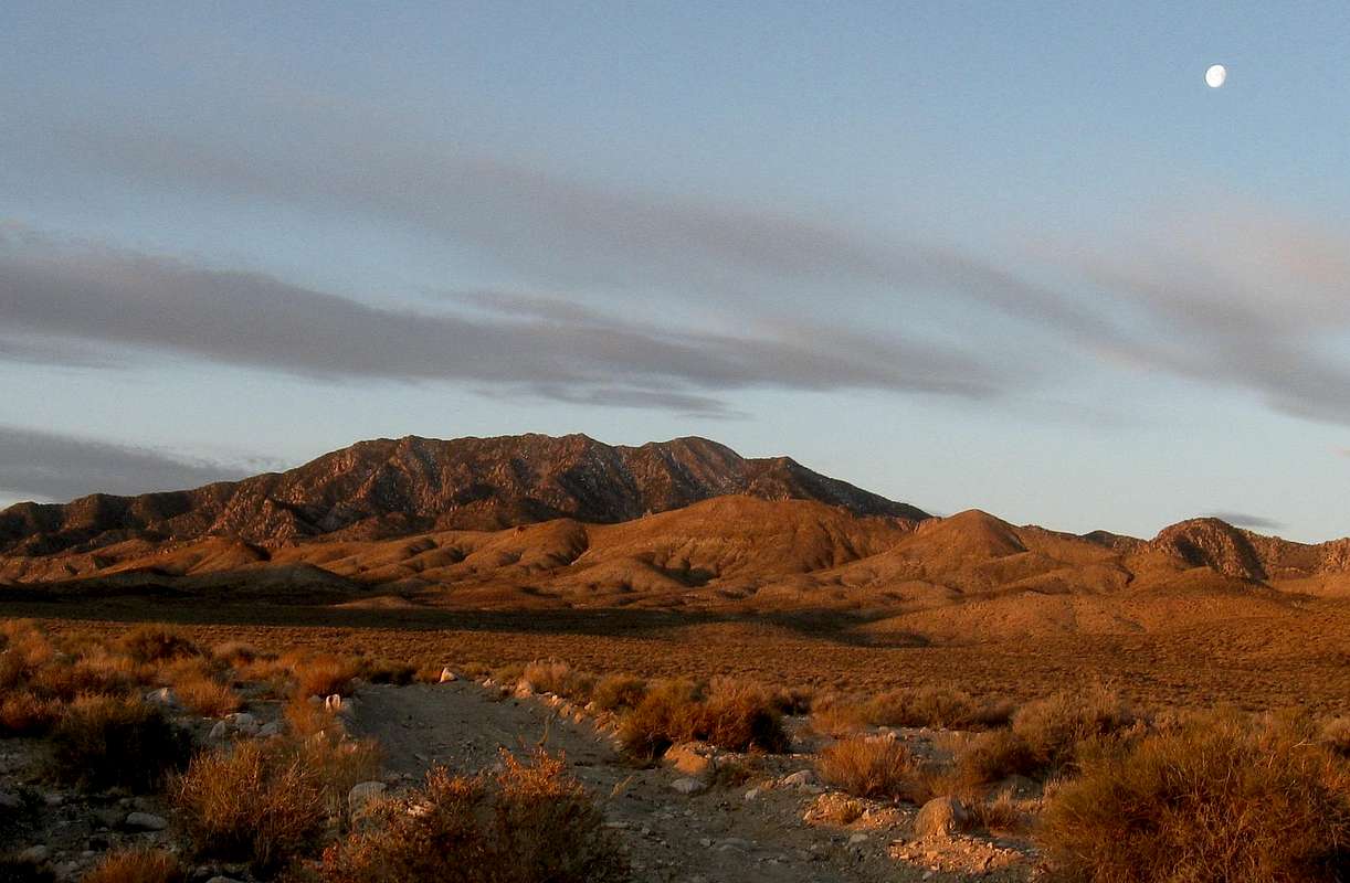 Lone Mountain (NV) : Photos, Diagrams & Topos : SummitPost