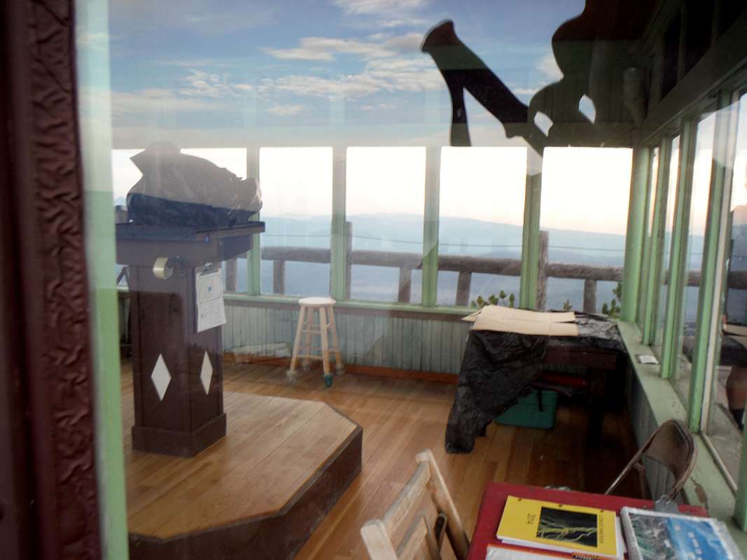 Inside the lookout tower : Photos, Diagrams & Topos : SummitPost