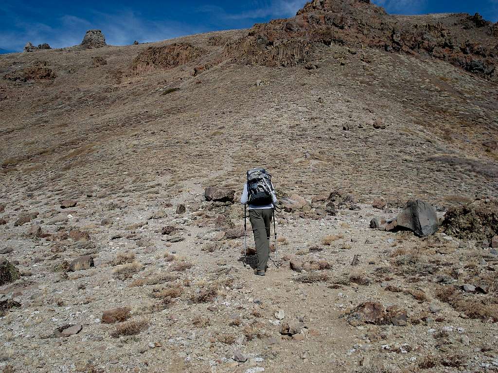 Hiking to false summit : Photos, Diagrams & Topos : SummitPost