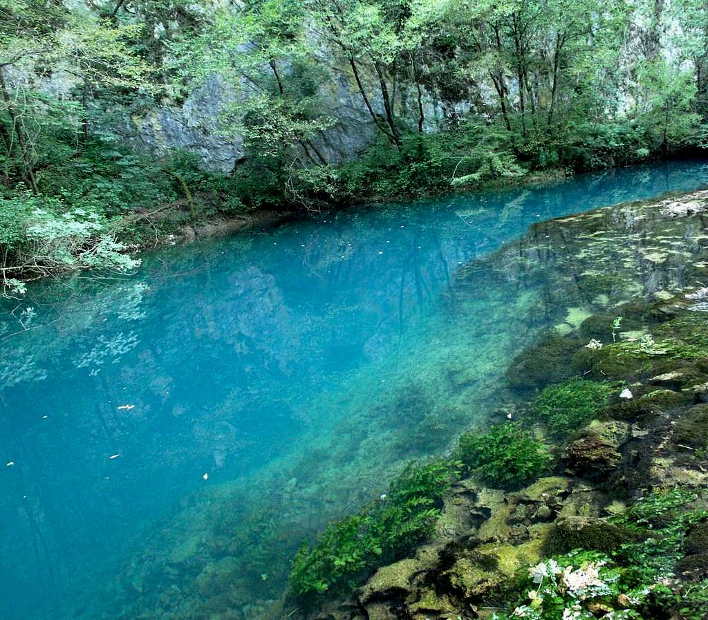 Una river source : Photos, Diagrams & Topos : SummitPost